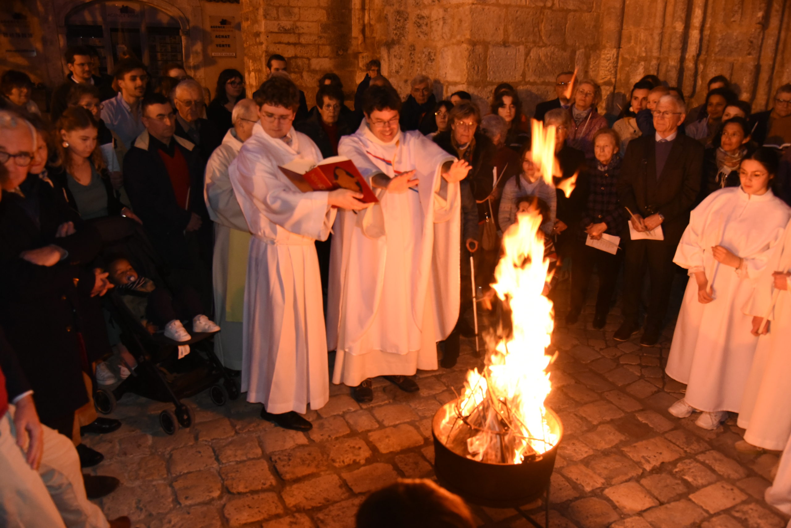Homélie de la Vigile Pascale du 8 avril 2023, par le P. Benoît Lecomte ...